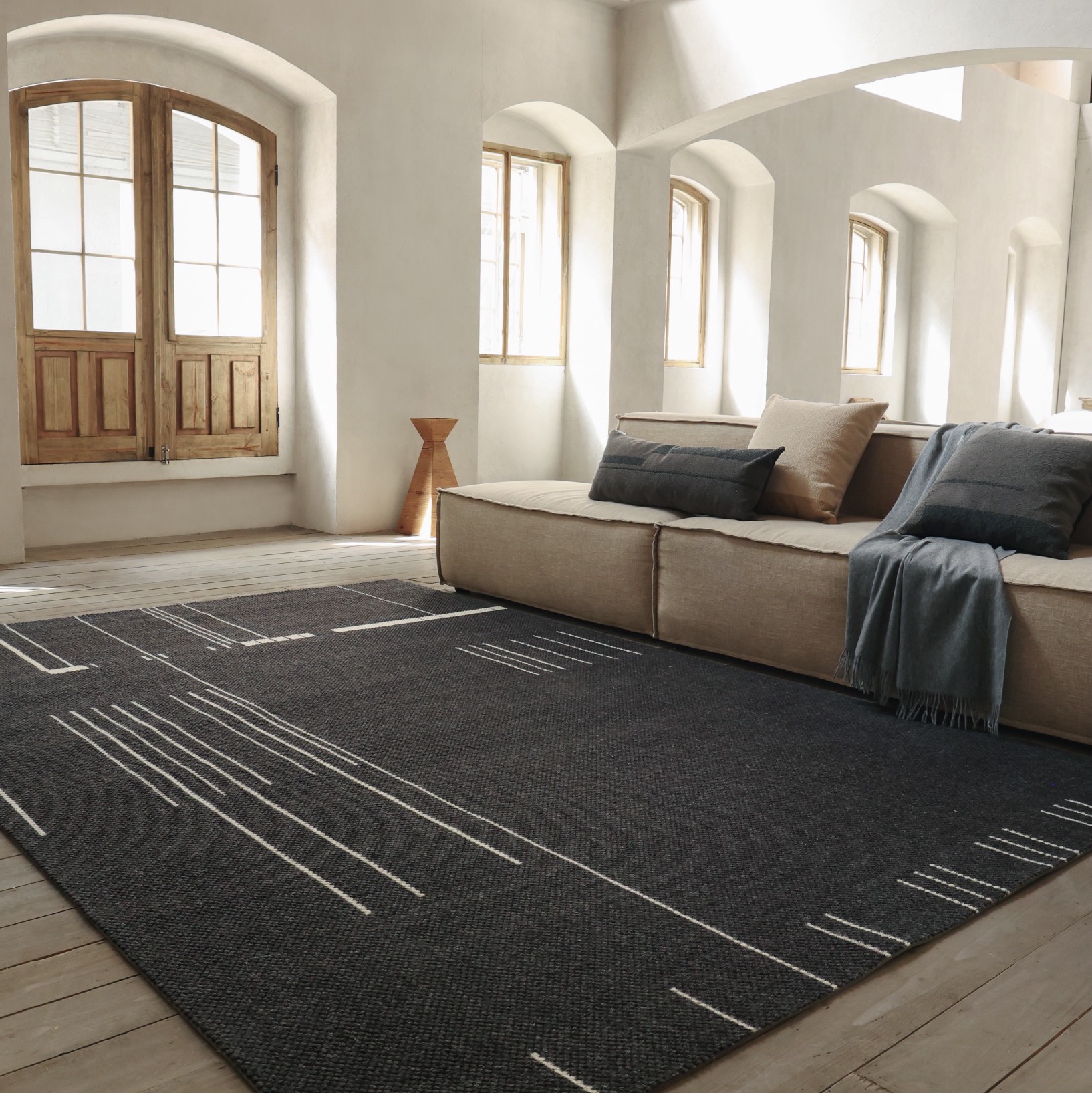 amazeunits พรมขนแกะ Add warmth รุ่น All Black BLACK 200 x 300 cm - ThaiPick