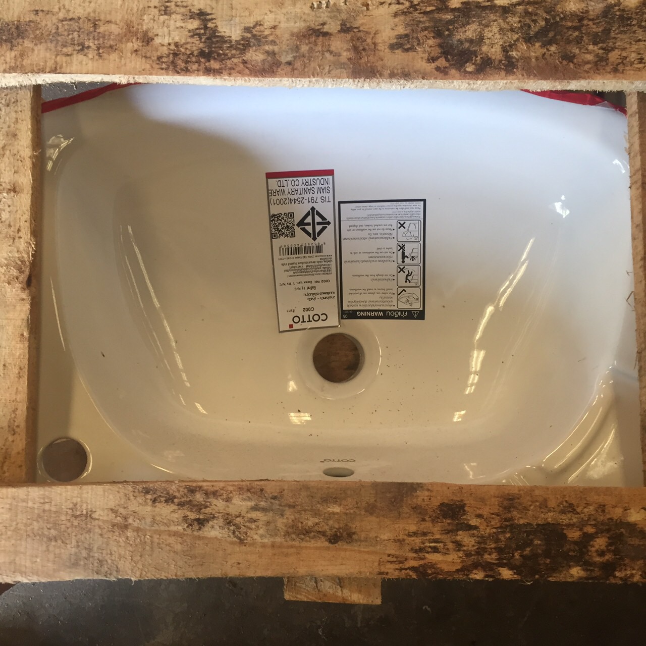 COTTO อ่างล้างหน้าชนิดแขวนผนัง รุ่น C002 โดเร็กซ์ 51.5 x 35 x 20 cm. สี ...