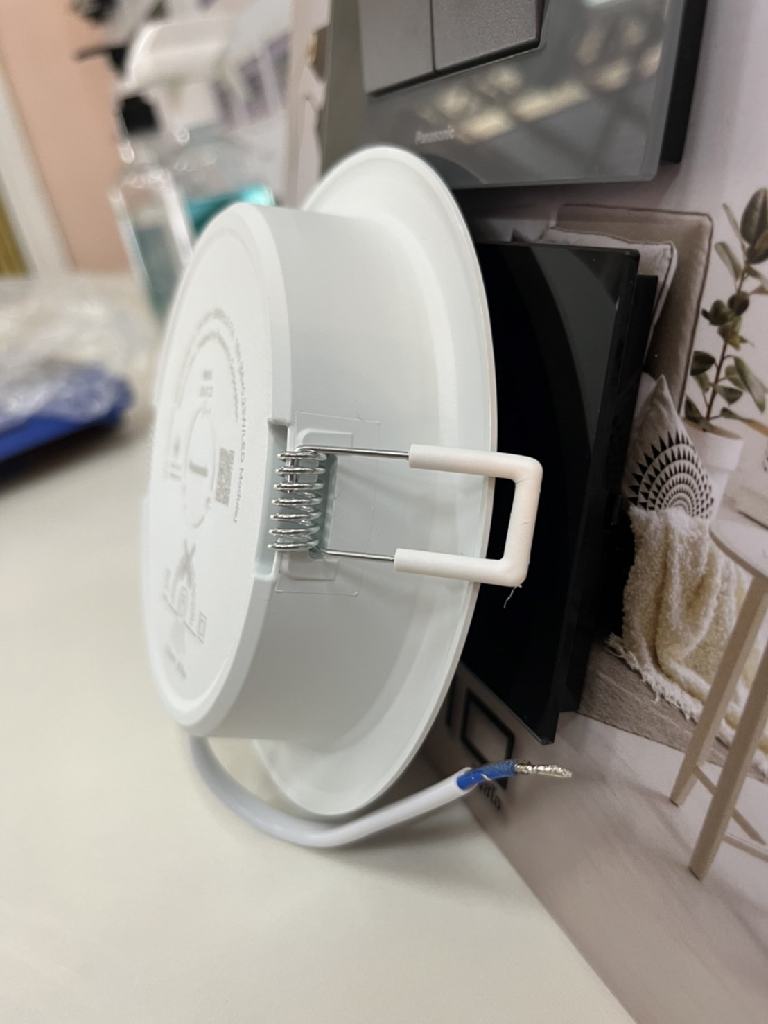Panasonic โคมไฟดาวน์ไลท์ ฝังฝ้า LED Downlight (RG0) มี 3 แสง ขาว ขาวนวล ...
