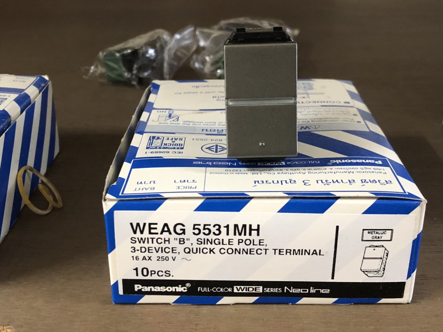 Panasonic สวิตซ์ทางเดียว นีโอไลน์ รุ่น WEAG 5531 สีเมทัลลิก MH - บจก. ...