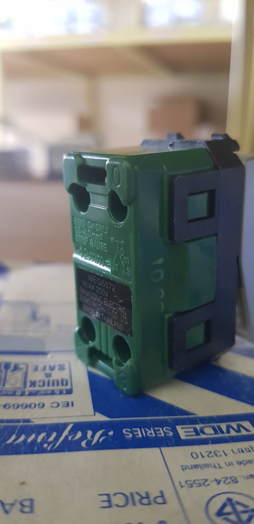 สวิตซ์หิ่งห้อย 3 ทาง WEG 5572 MWZ - บจก. ทีเอ็นเค อิเล็คทริค ซัพพลาย ...