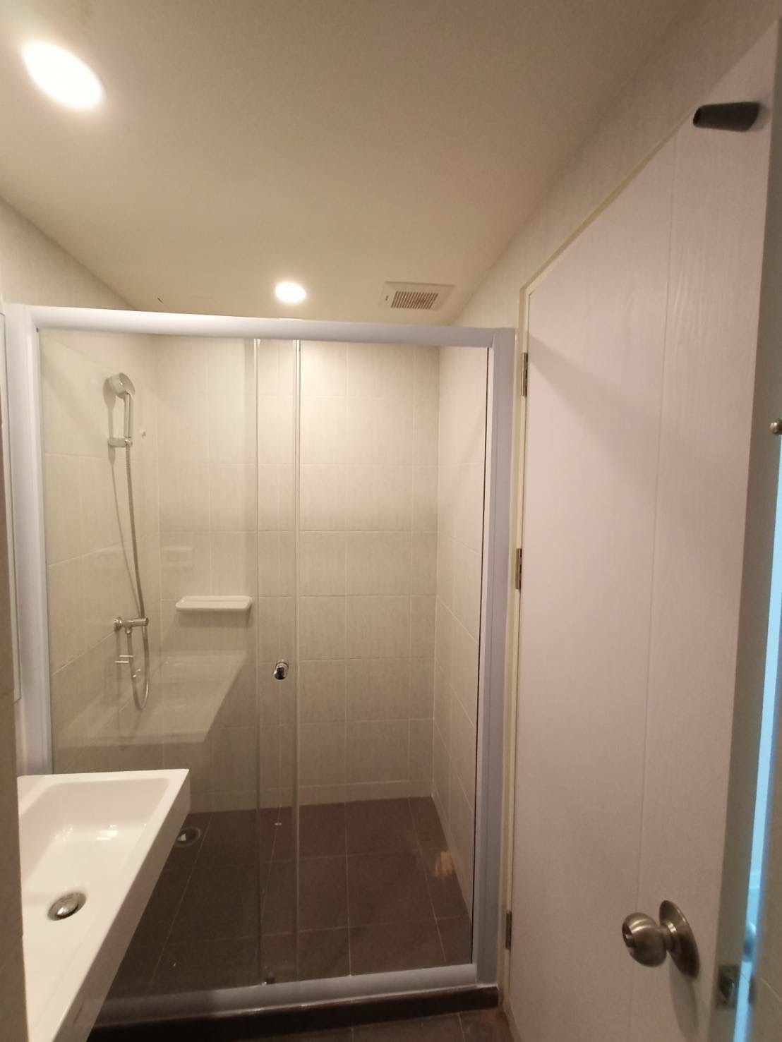 EL BANO ฉากกั้นอาบน้ำบานเลื่อน 2ตอน รุ่น D03 เฟรมขาว ขนาด136-141 ...